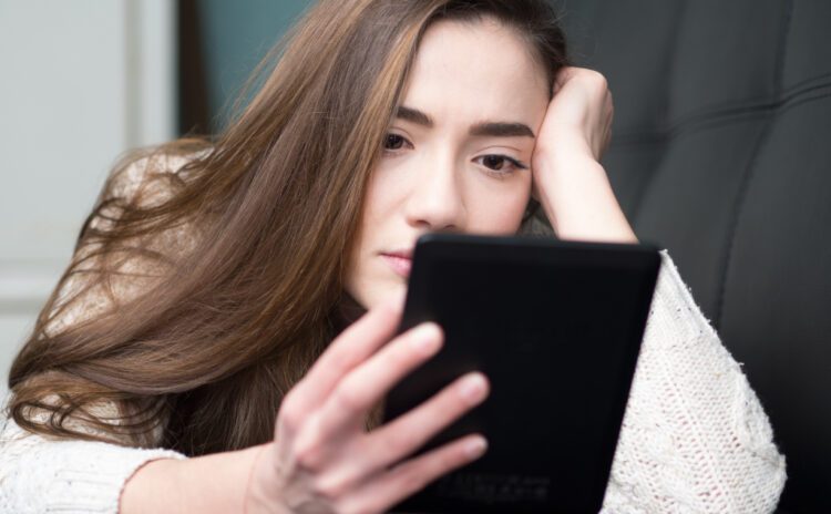 charging-kindle-with-phone-charger-how-to-tech-with-tech