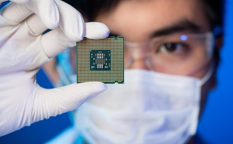 Laptop Processors vs. Desktop Processors: Same? - Tech With Tech