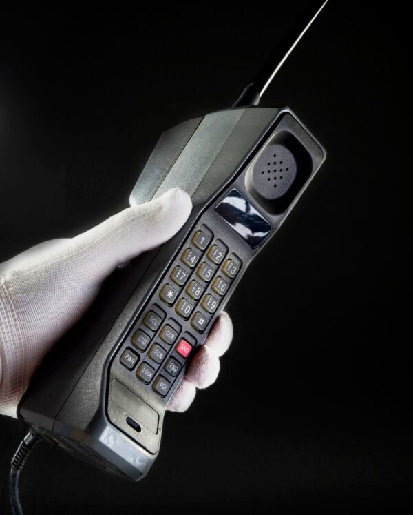 1980s Cell Phones and Their Modern Revival