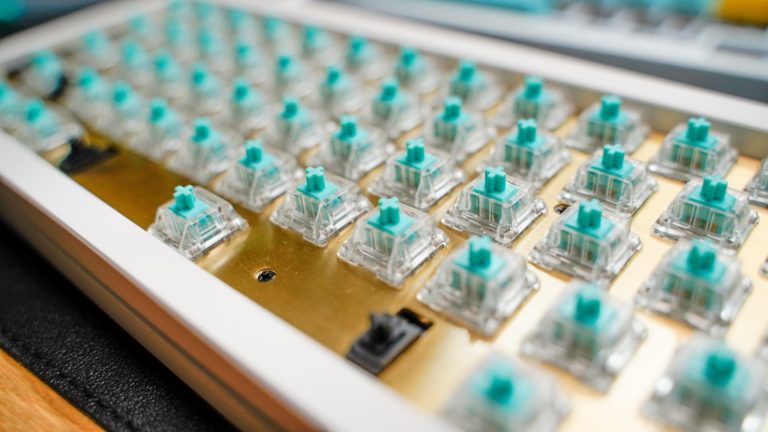 Mechanical Keyboard Parts: What Are They? (10 Parts)